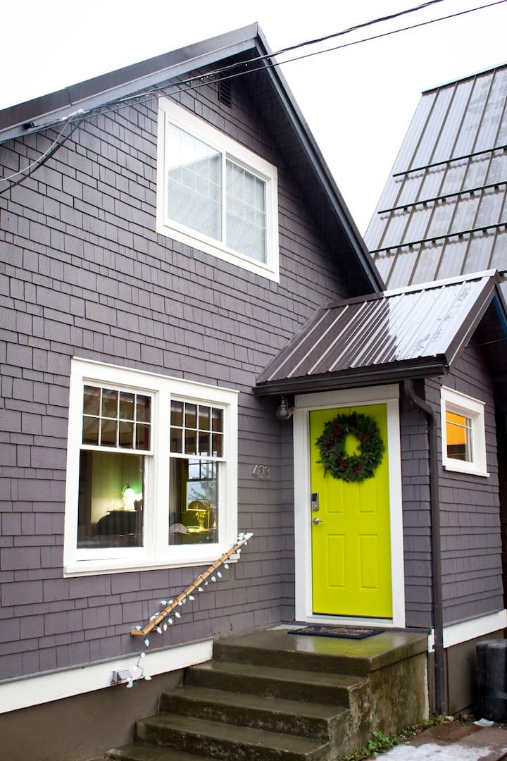 1930s Cottage In The Heart Of Downtown - Juneau, AK