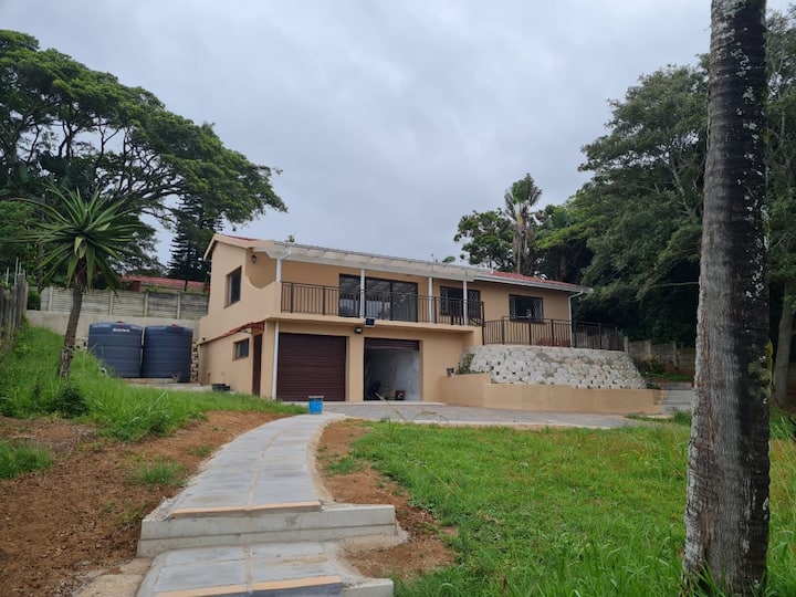 Modern Family House With Sea View - Hibberdene