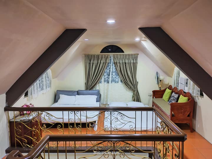 Belfort B&b: Daffodil Group Room W/ Free Breakfast - Valencia