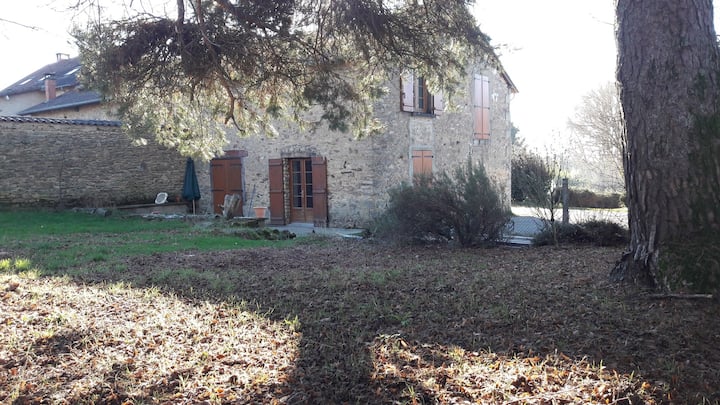 Maison En Pierre Dans Cadre Verdoyant. - Ambazac