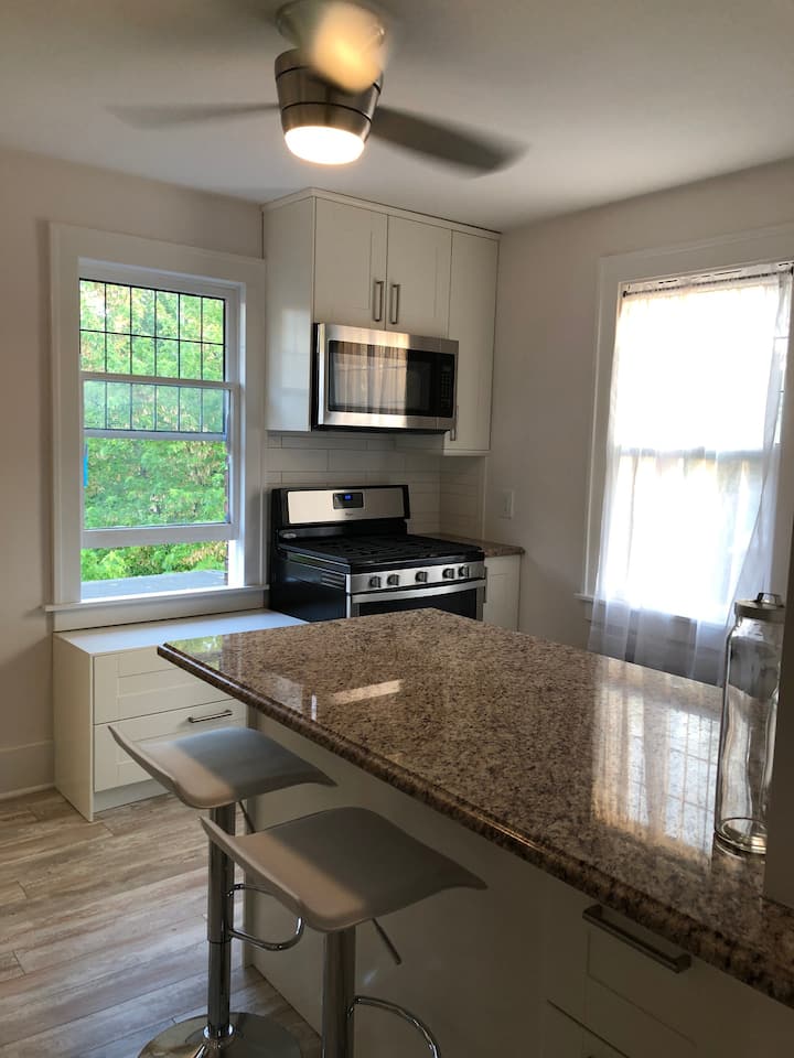 Newly Restored 1920s Flat - Second Floor - Royal Oak, MI