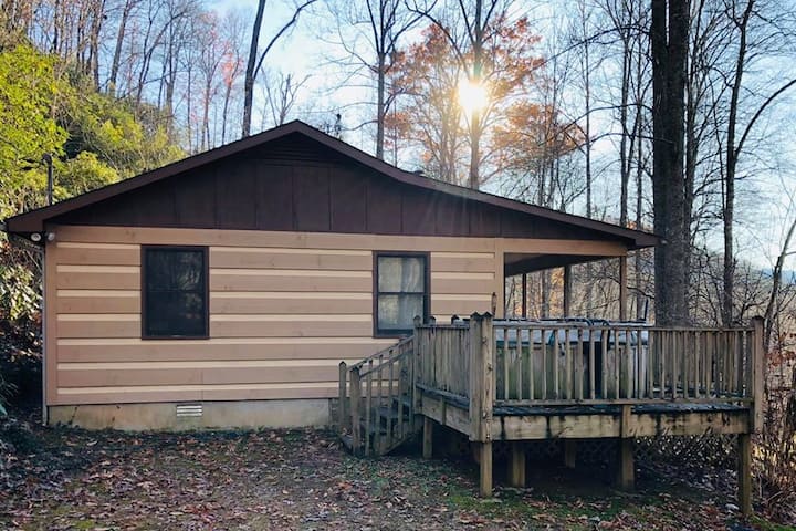 Crystal Creek Cabin Near Cherokee - Cherokee, NC