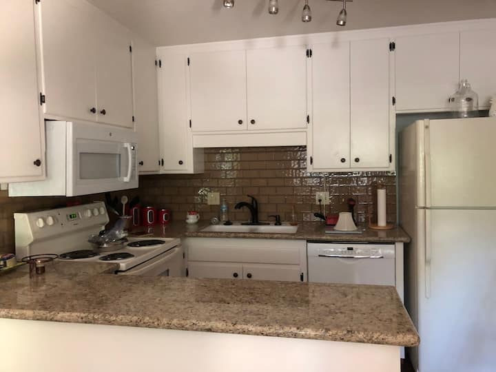 American River Parkway Retreat - Rancho Cordova, CA