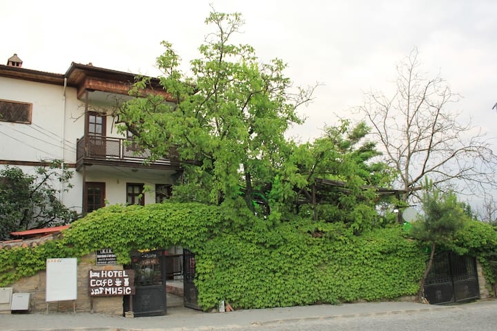 Kuscu Konak Historical Home Terrace Garden 3 - Safranbolu