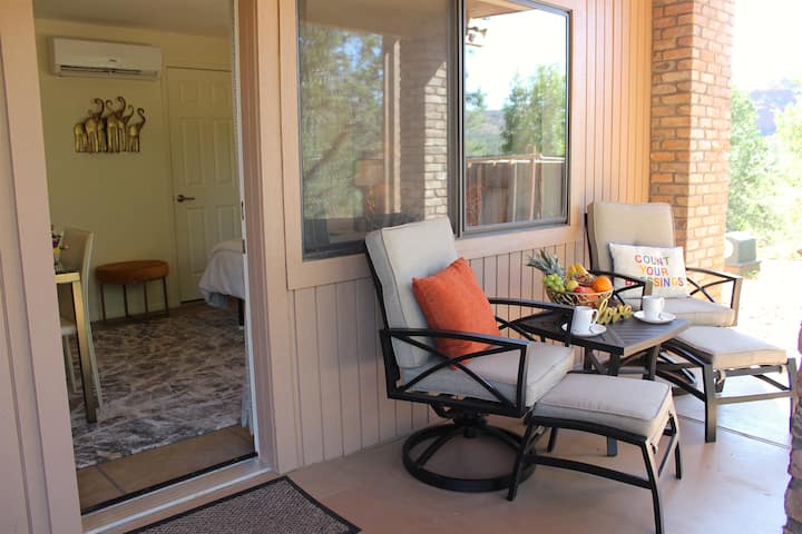 Red Rock Retreat Near Oak Creek + Kitchenette - Sedona, AZ
