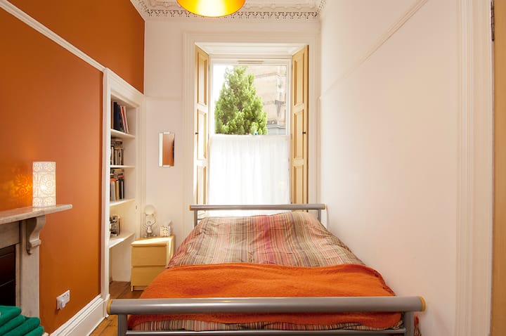Beautiful Victorian Double-room - Edinburgh