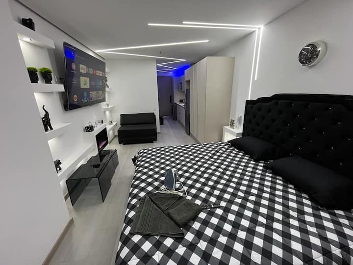 Chrome República Del Salvador Incluye Parking - Quito