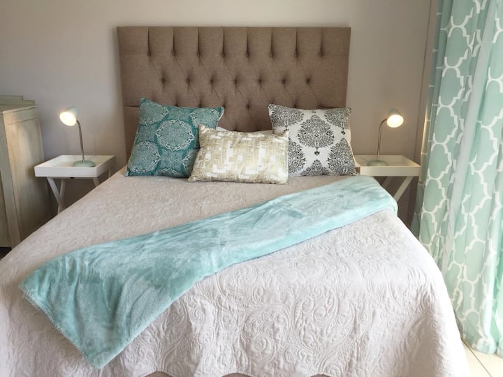 Stylish Seal Point Surf Studio - 200m To Beach. - Cape Saint Francis