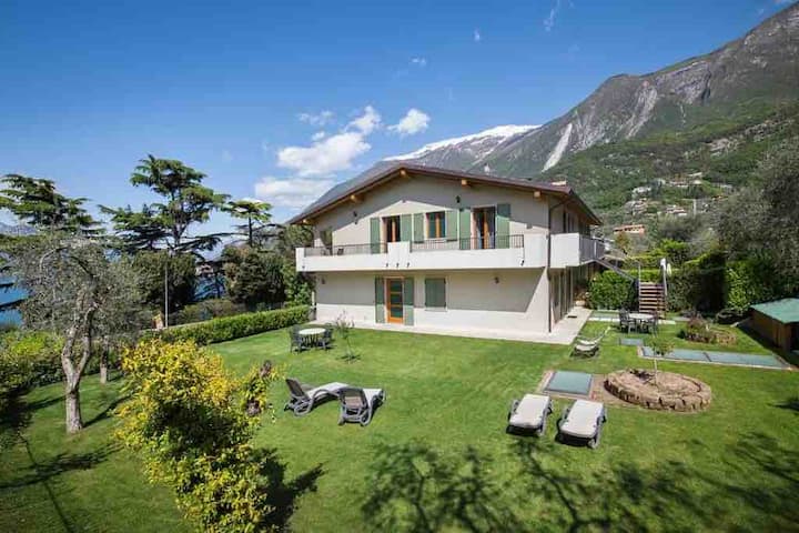 Lessenza Appartaments N 15 - Malcesine