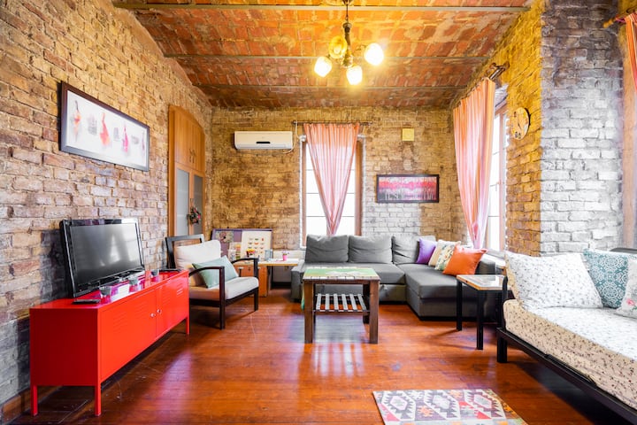 Charming Brick & Tasteful Vi̇ew @ Heart Of Istanbul - Karaköy
