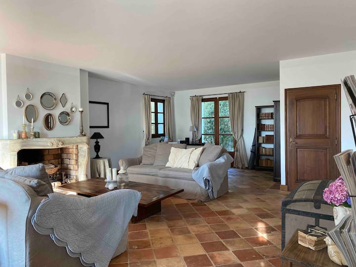 Casa Paomia, Calme Volupté Dans La Tradition Corse - Cargèse