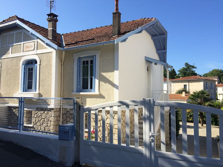 Maison T3 Royan 1er éTage Avec Accès Cour Privée. - Royan
