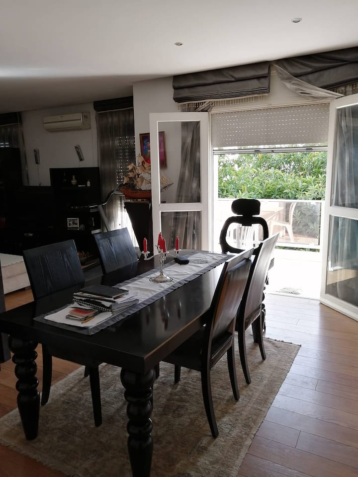 Appartement Spacieux Et Lumineux Bien Situé. - Tunis