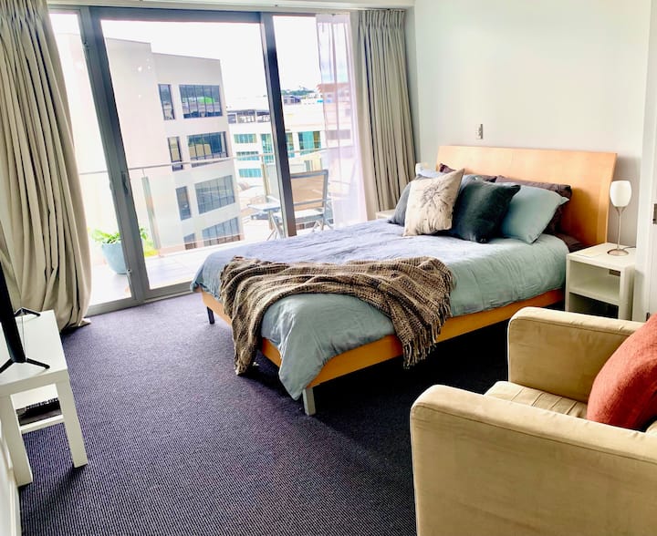 Auckland Holiday Rentals & Homes - Auckland, New Zealand | Airbnb