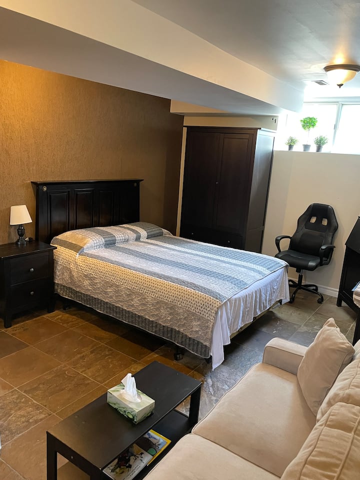 Cosy Studio Apt. In Toronto's Artsy Queen West - Toronto
