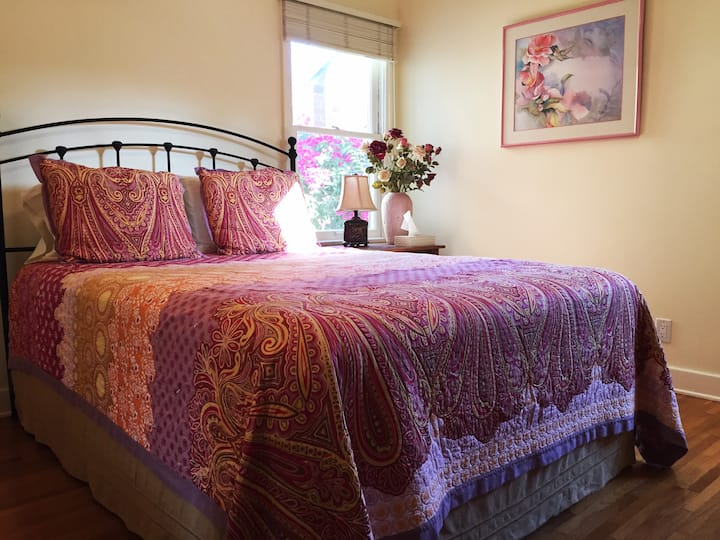 Peaceful Private Bedrm/bathrm & Beautiful Backyard - West Adams - Los Angeles
