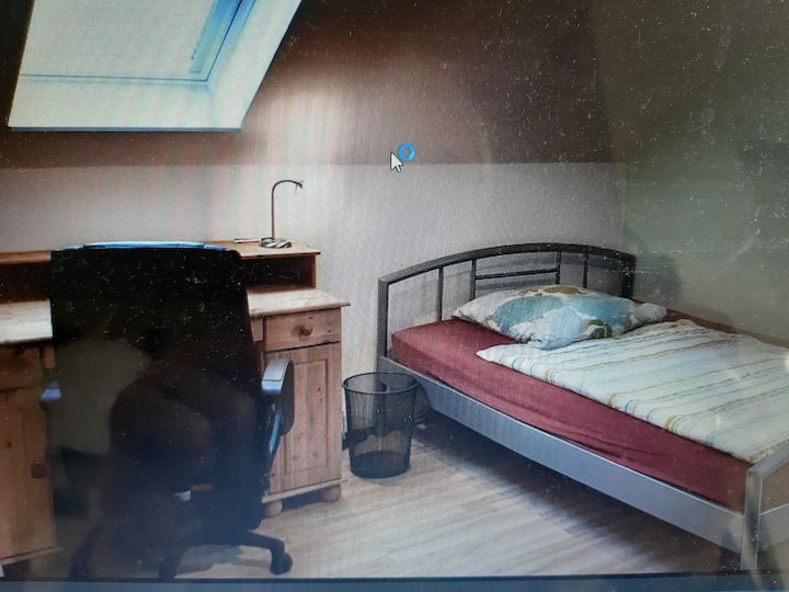 Dachgeschoss Wohnung Zimmer #1 Airbus Nähe - Neu Wulmstorf