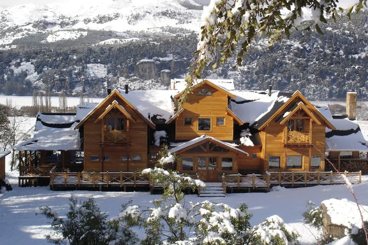 Casa Grupos, Barrio Privado, Vista A La Montaña - San Martín de los Andes