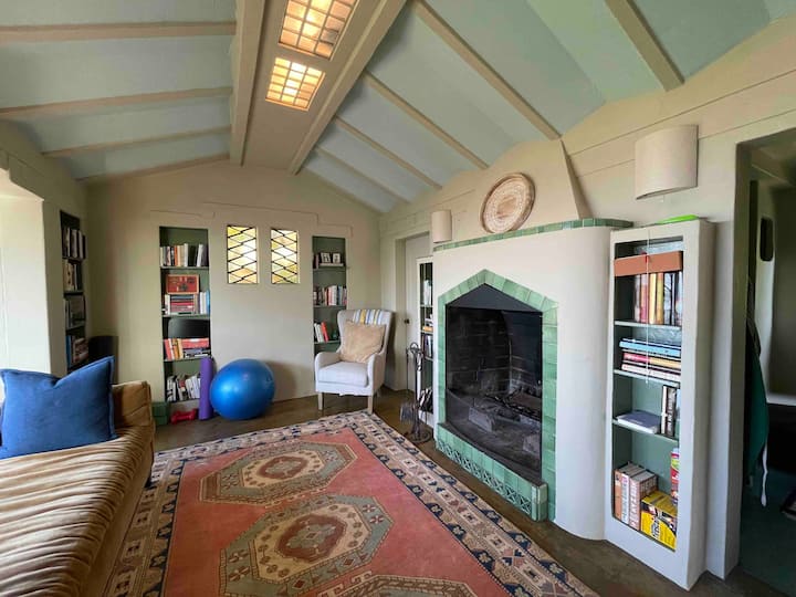 Elegant Architectural Gem Hidden Away Above Campus - Oakland, CA