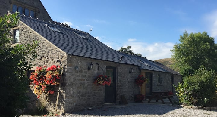 Dog Friendly Speedwell Barn At Speedwell House - Castleton
