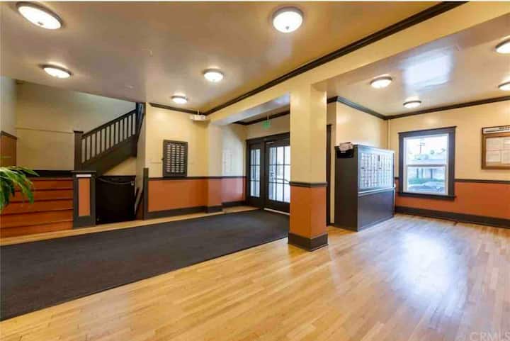 Modern, Intimate Condo In Downtown Long Beach - Long Beach, CA