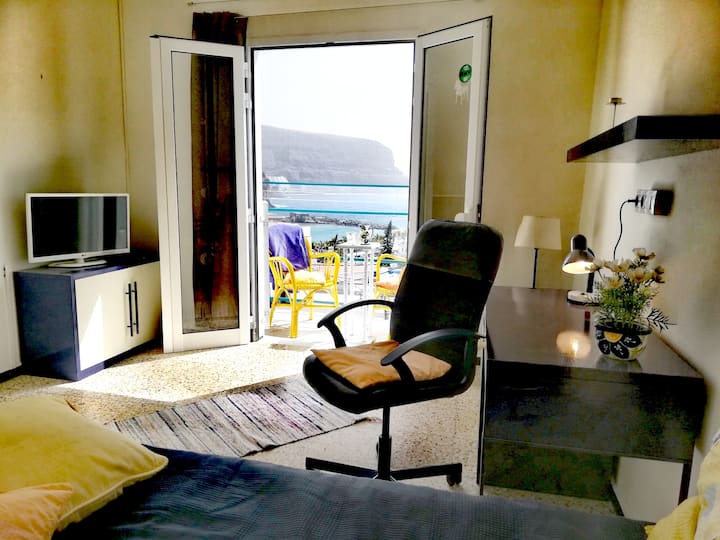 Sunny Balcony Room With Sea View In Playa Mogan - Gran Canaria