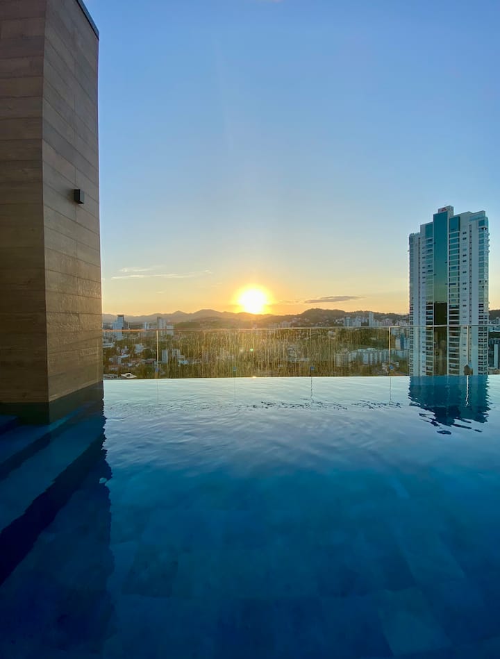 Lindo Loft Com Piscina No Coração De Blumenau - Blumenau