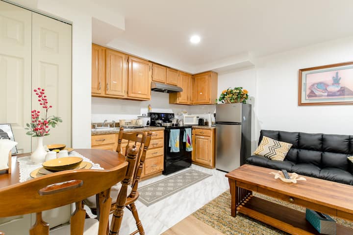 Cozy Furnished Basement - Aurora