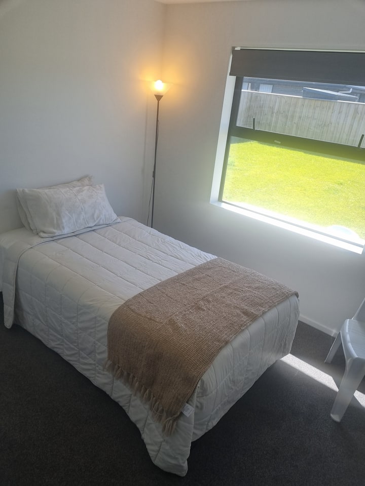 Modern Single Room In Woodend - Pegasus