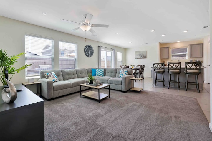 Brand New 4 Br House In Visalia Near Sequoia Park - Visalia, CA