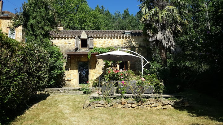 Agréable Maison De Campagne En Pierre - Albas