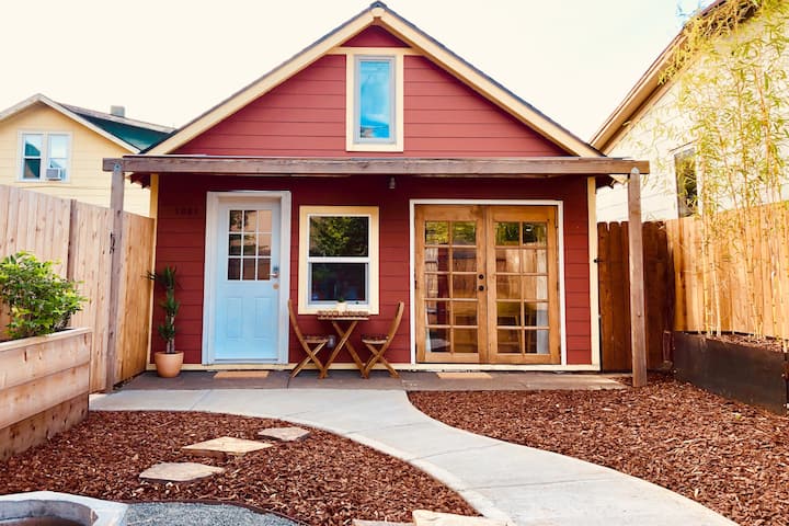 Private Guesthouse W/ Yard, Firepit, Patio, Loft - Alameda - Portland