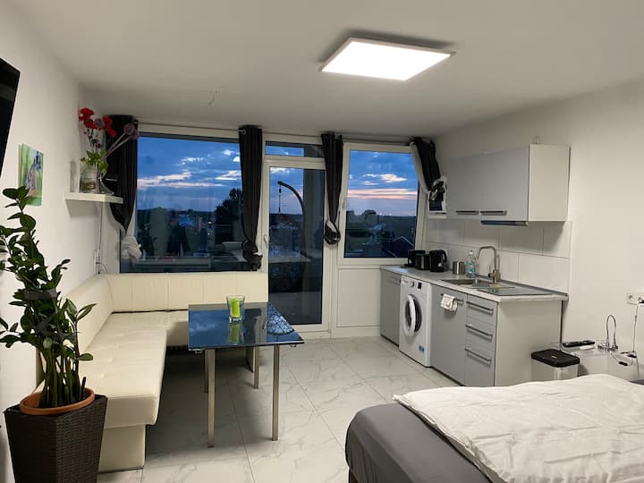 Skyline, Nähe Flughafen, Messe & Bhf, Free Parking - Düsseldorf