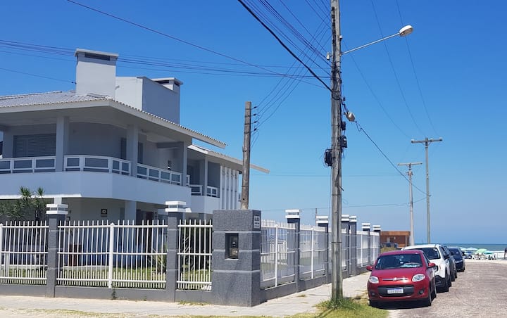 Residência Em Frente à Praia Capão Da Canoa. - Capão da Canoa