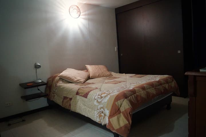Sunny Apartment With Balcony. - Envigado
