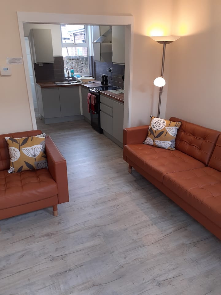 2 Bed House, Free Parking, Close To Racecourse - York