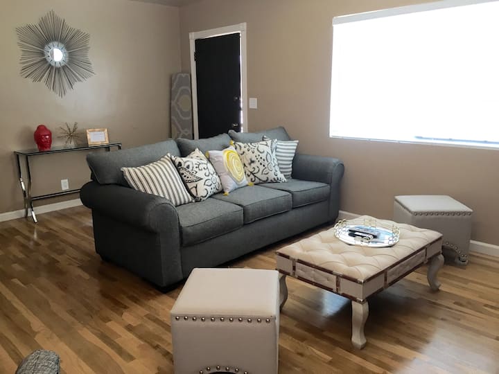 Cozy Renovated Dulplex In Northeast La W/ Parking! - Los Angeles, CA