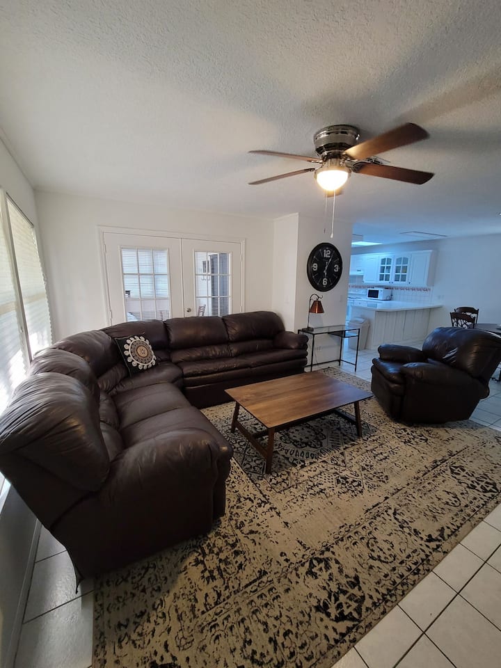 2/2 Upstairs Duplex Super Close To Mco Airport - Orlando