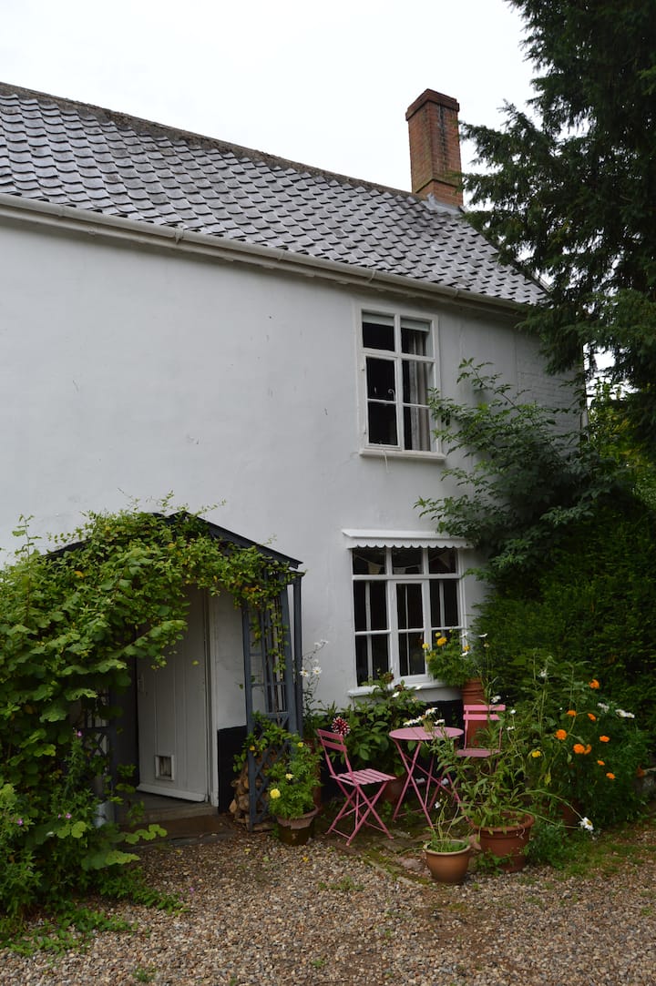 Countryside Tiny House - Diss