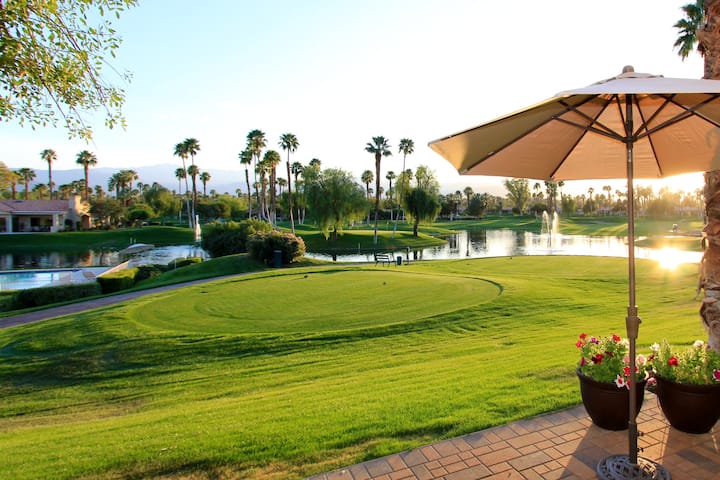 Palm Desert Home On Golf Course W/ Mountain Views - Palm Desert, CA