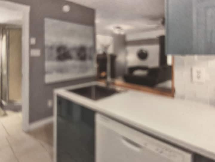 Beautiful Cranberry Village Condo, Seasonal Rental - Collingwood