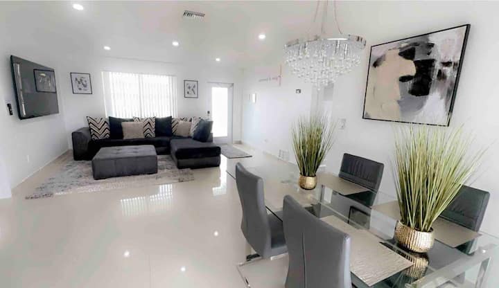 Book Me, 3 Mins From The Hard Rock Stadium. - Miami Lakes, FL