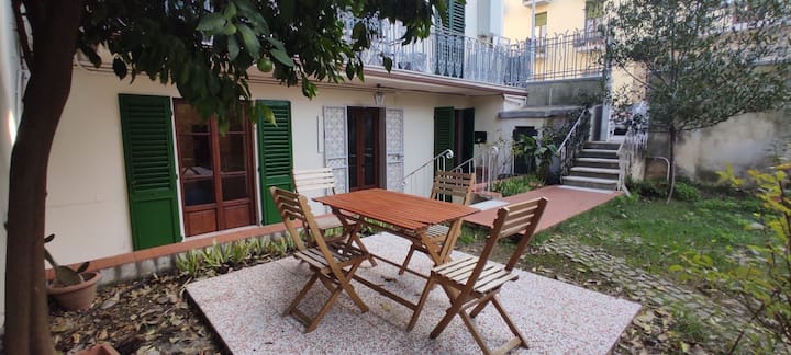 Un Posto Tranquillo Con Giardino - Florença