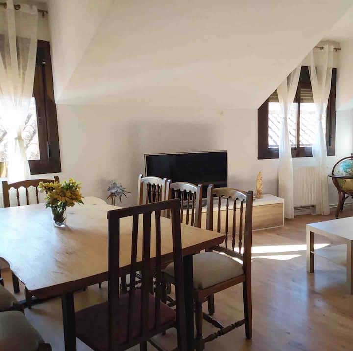 Piso Muy Amplio De 4 Habitaciones En El Centro - Toledo, España