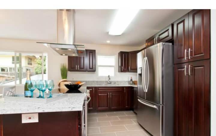 3bd/2ba Valley House Near Kaimuki, Upstairs - Honolulu
