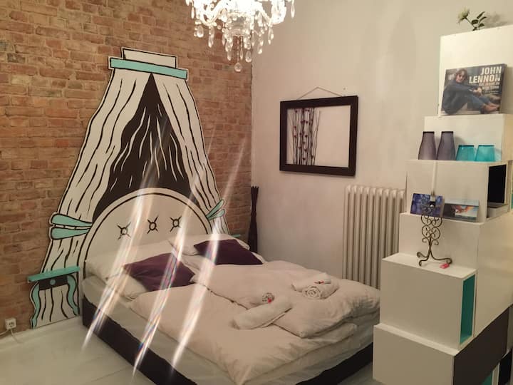 Romantic Studio, 300 M From Best Metro Station - Berlin