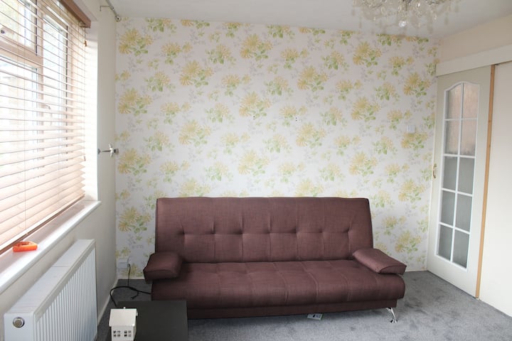 Pleasant House In Quiet Cul-de-sac - Luton