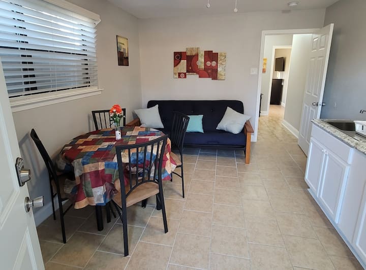 Private Studio Apt. Long Stays Yes! Up To 30% Off - Irving, TX