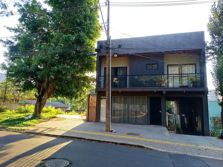 Apartamento Espaçoso. Localização Privilegiada - Foz do Iguaçu