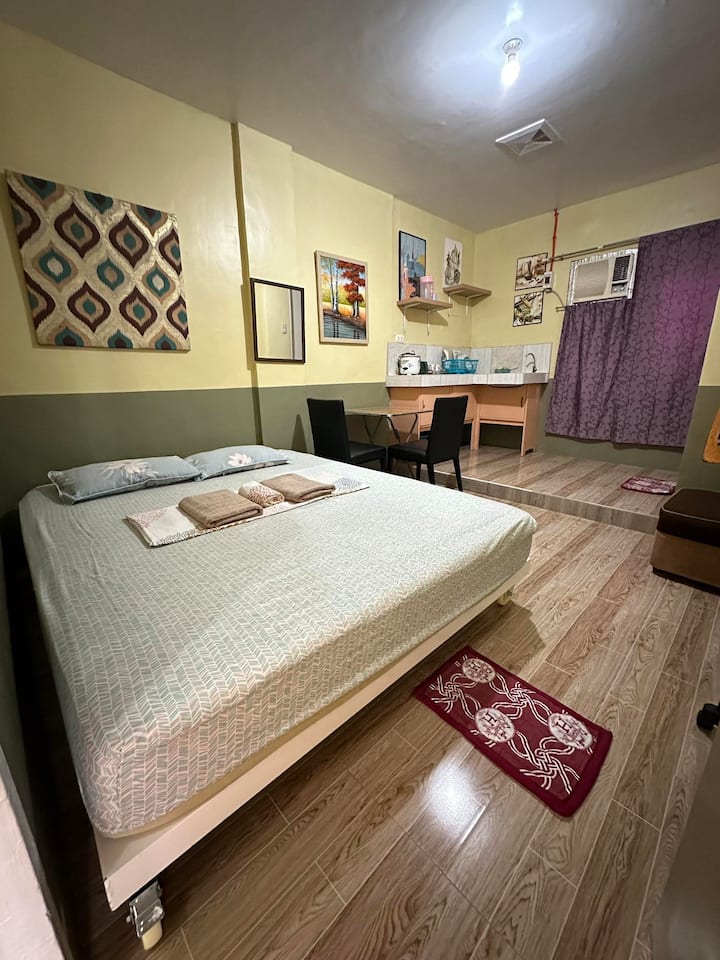 Rm3bonana's Pad Fully Airconditioned With Parking - Koronadal City